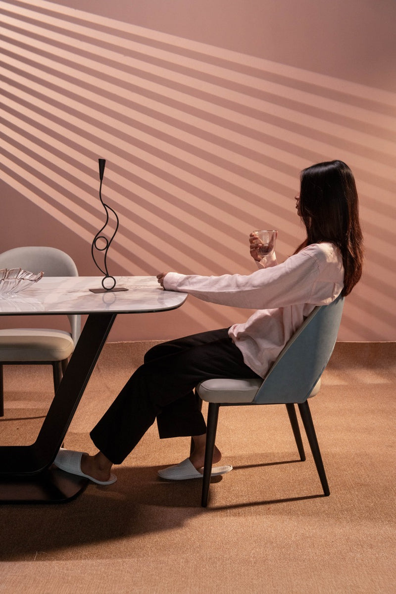 Aro Column Dining Table